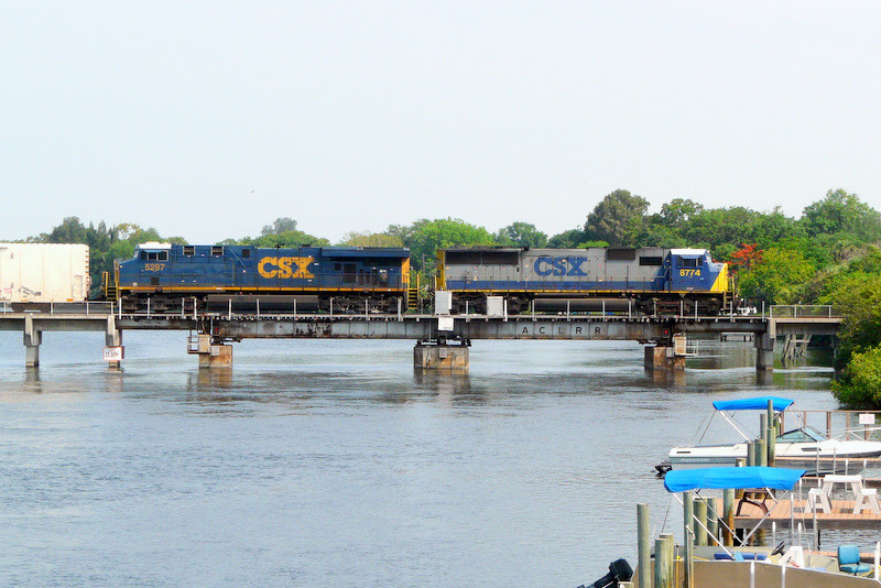 CSX 8774 & 5297